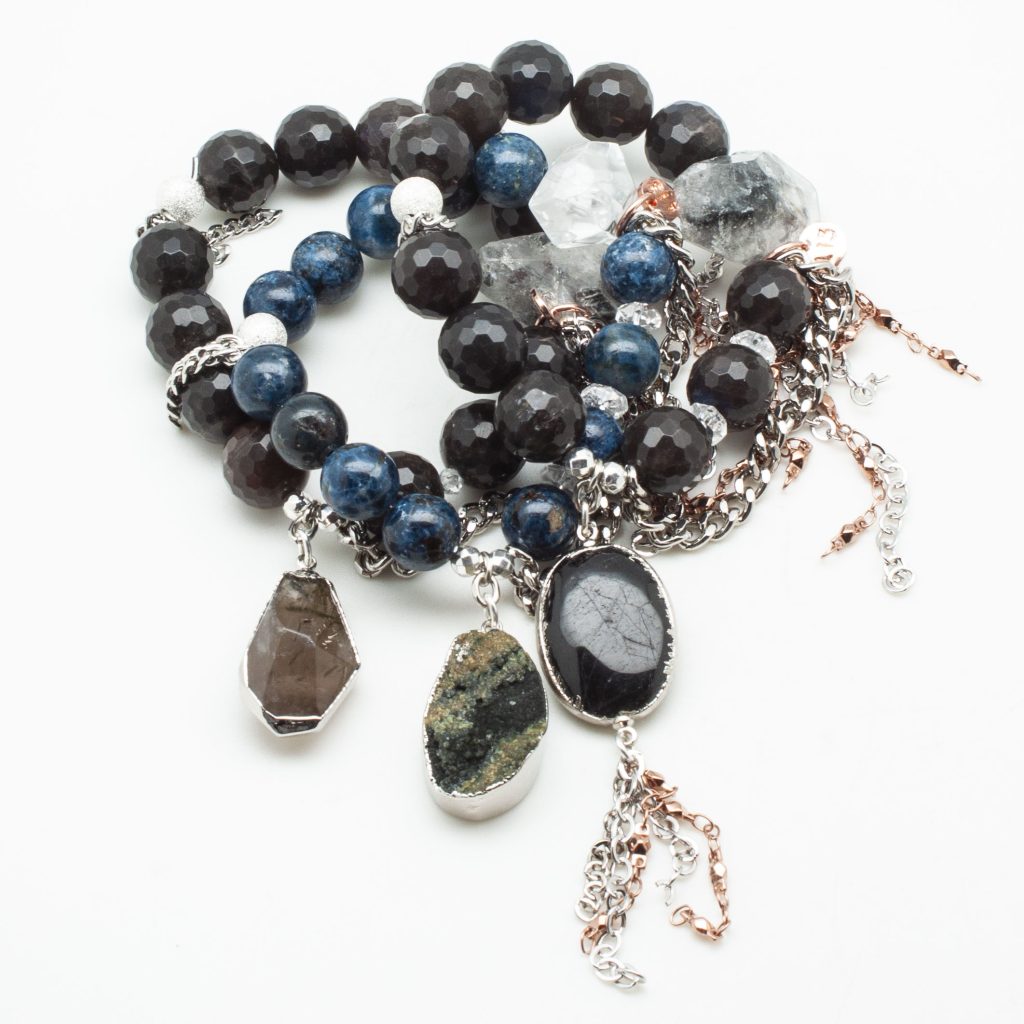 LOVEstacks – LOVEthirteen by Heather Wells